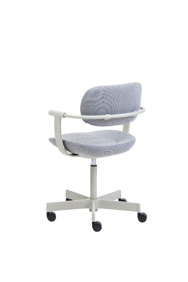 เก้าอี้ แบรนด์ ITOKI จากญี่ปุ่น รุ่น Vertebra03 ขาสีเทา 5 แฉก พร้อมล้อ เบาะและพนักพิงสีเทาฟ้า ...